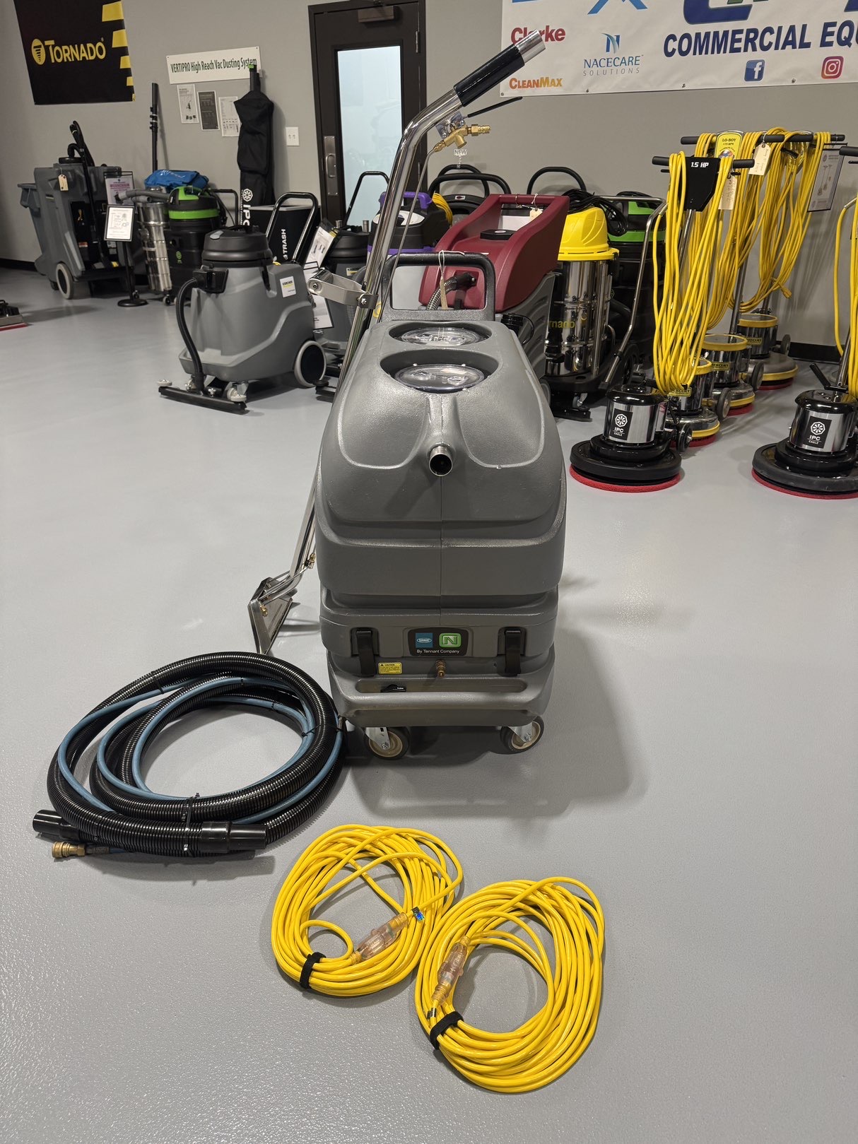 Tennant EX-CAN-15HPH Heated Carpet Extractor Refurbished